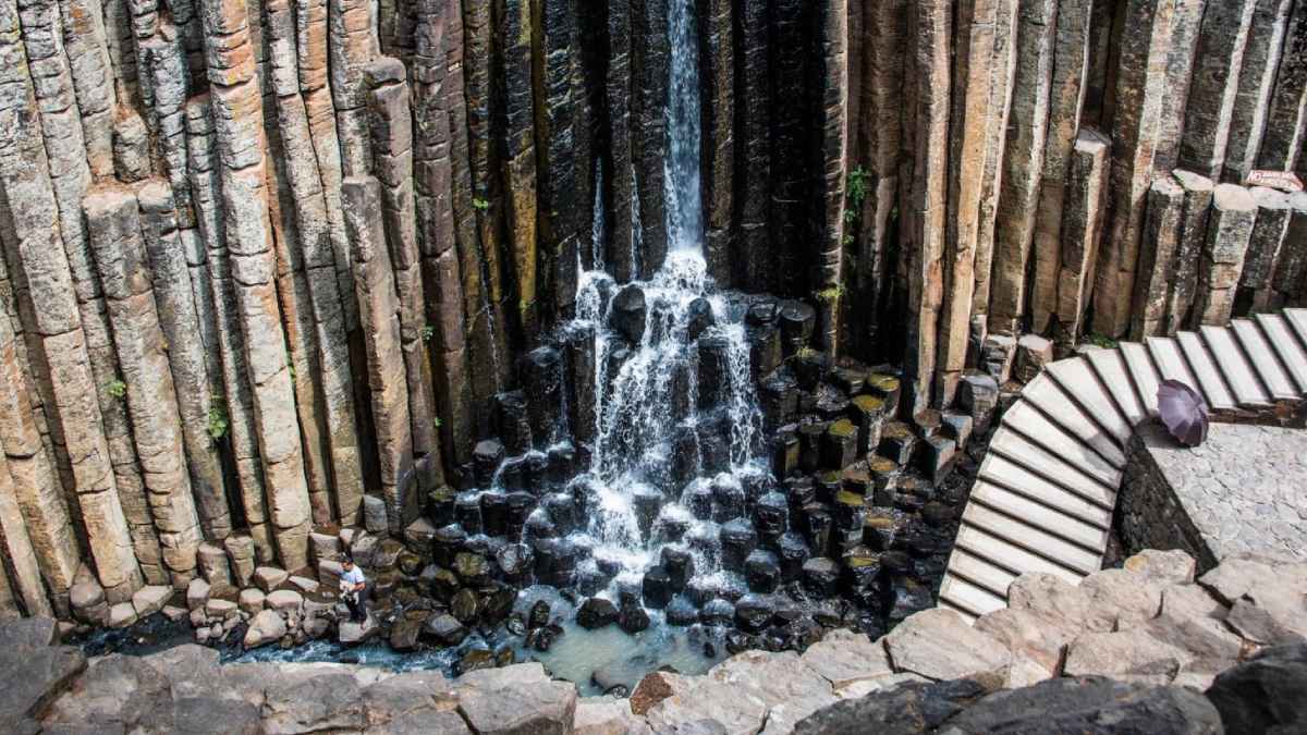 Prismas Basálticos, una maravilla natural - Ambas Manos