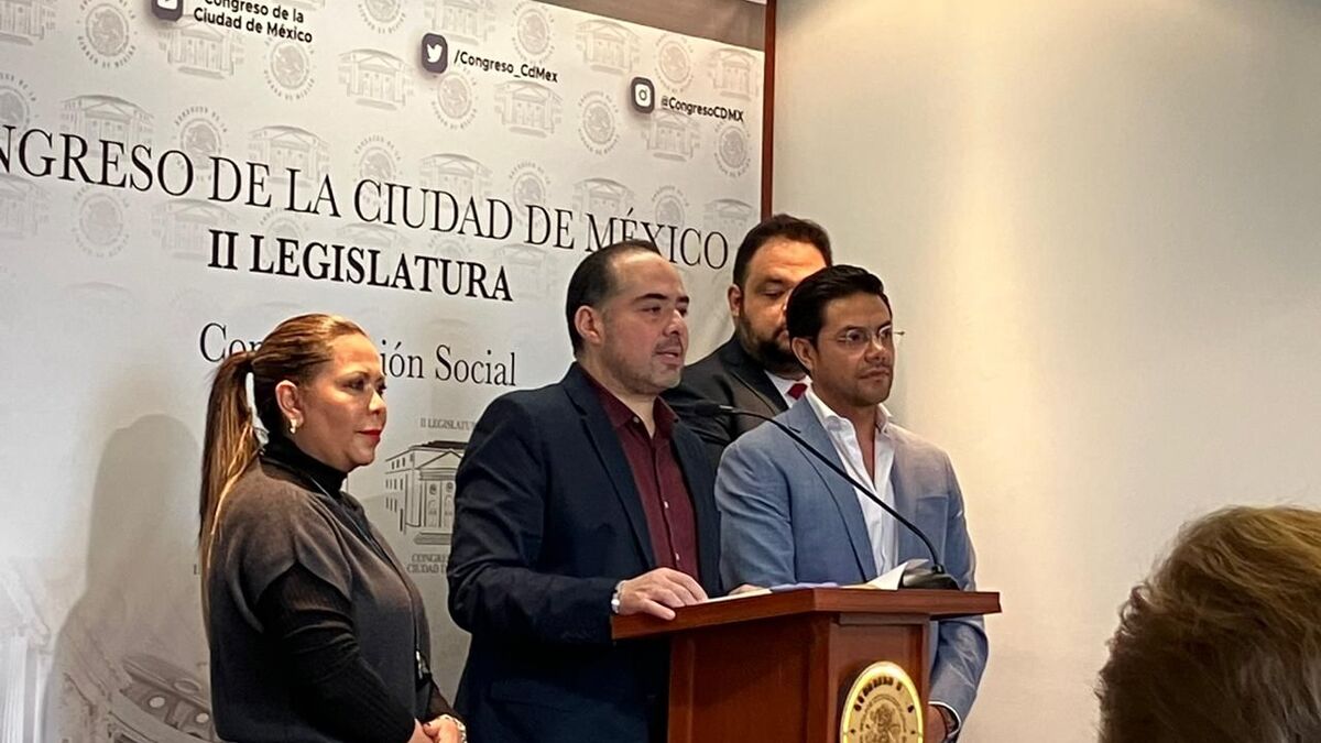 El morenovallista Jesús Giles deja el PAN y se va a Morena - Ambas Manos