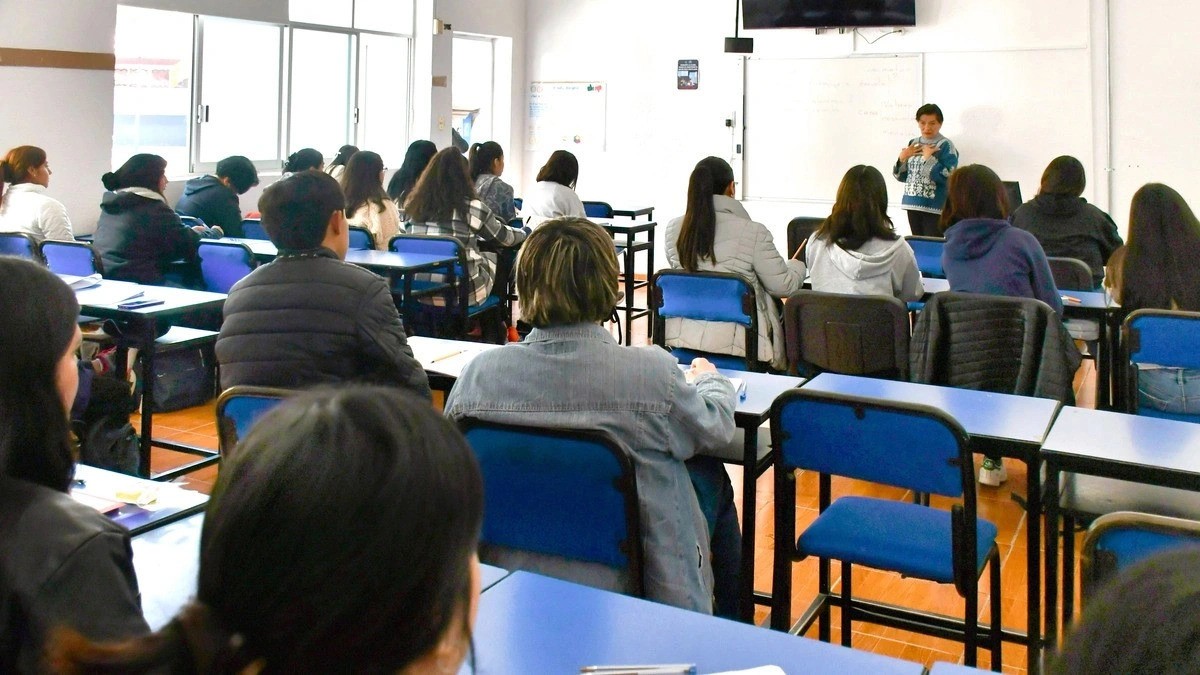 5 mil 141 académicos forman a más de 124 mil estudiantes en aulas de la ...
