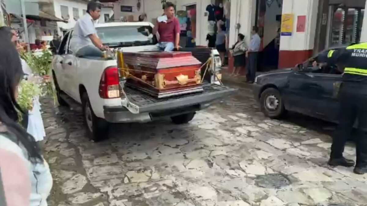 Claman justicia durante el último adiós al periodista Salomón Ordóñez ...